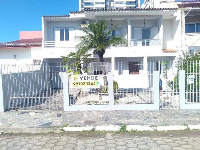 Casa / Sobrado em Condomínio para Venda em São José/SC Kobrasol 5 Quartos