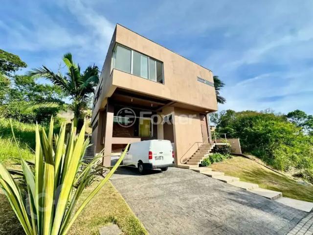 Casa / Sobrado em Condomínio para Venda em São José/SC Roçado 3 Quartos