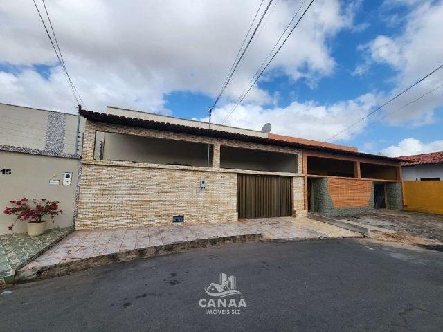 Casa / Sobrado em Condomínio para Venda em São Luís/MA Parque Universitário 3 Quartos