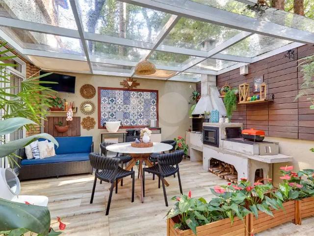 Casa / Sobrado em Condomínio para Venda em São Paulo/SP Alto da Boa Vista 4 Quartos