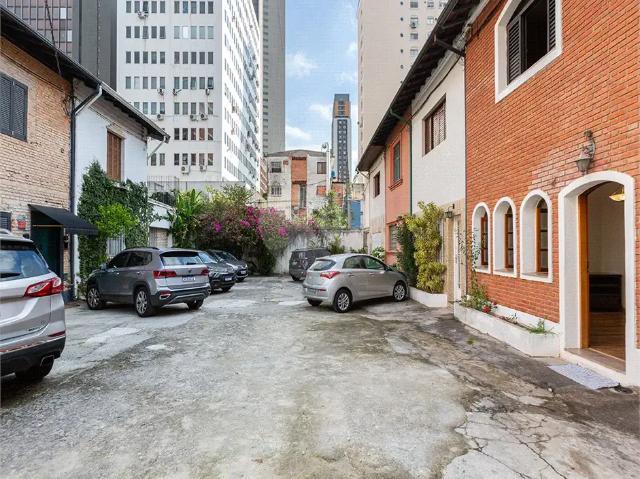 Casa / Sobrado em Condomínio para Venda em São Paulo/SP Cerqueira César 3 Quartos