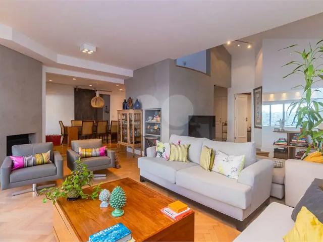 Casa / Sobrado em Condomínio para Venda em São Paulo/SP Jardim Cordeiro 4 Quartos