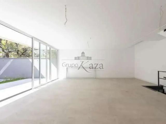 Casa / Sobrado em Condomínio para Venda em São Paulo/SP Jardim Cordeiro 4 Quartos