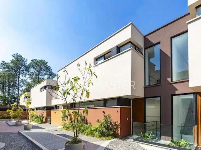 Casa / Sobrado em Condomínio para Venda em São Paulo/SP Jardim Cordeiro 4 Quartos