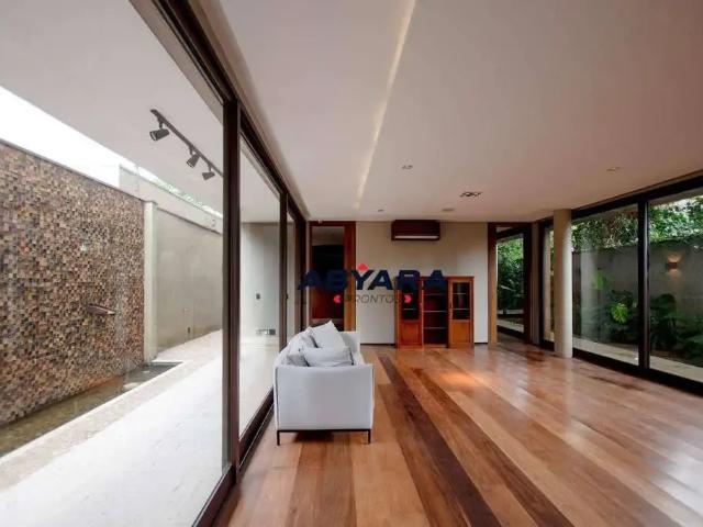 Casa / Sobrado em Condomínio para Venda em São Paulo/SP Vila Nova Conceição 4 Quartos