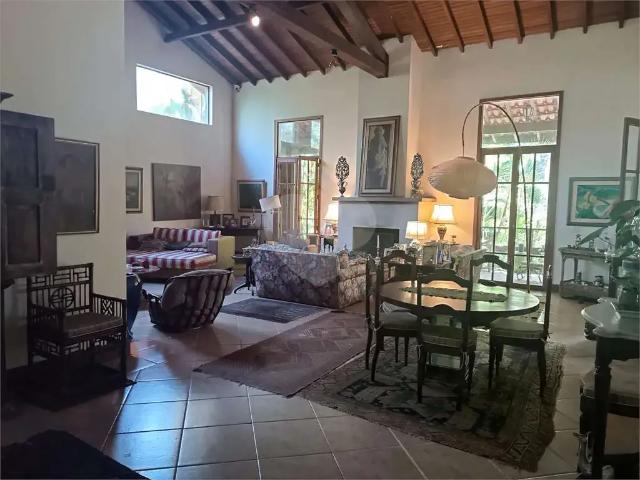 Casa / Sobrado em Condomínio para Venda em São Roque/SP Bairro do Carmo 4 Quartos