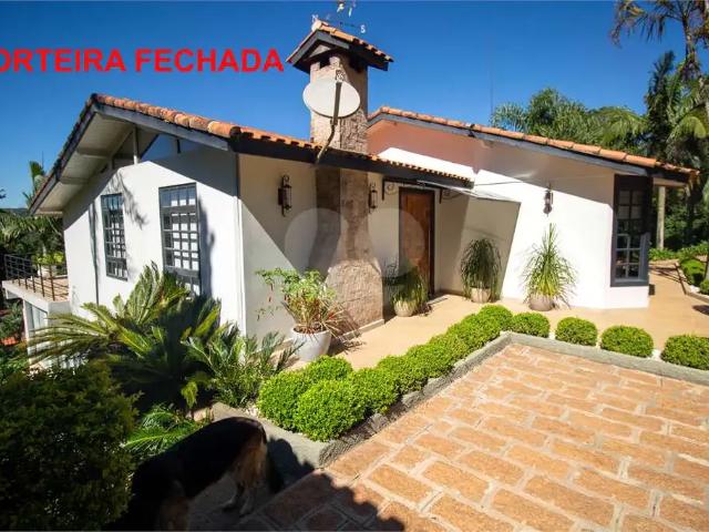 Casa / Sobrado em Condomínio para Venda em São Roque/SP Centro Canguera 4 Quartos