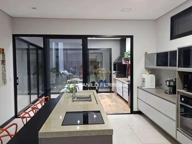 Casa / Sobrado em Condomínio para Venda em Salto/SP Residencial Lagos D'Icaraí 3 Quartos