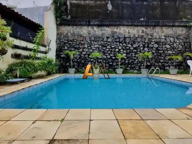 Casa / Sobrado em Condomínio para Venda em Salvador/BA Caminho das Árvores 5 Quartos