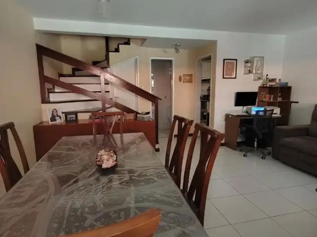 Casa / Sobrado em Condomínio para Venda em Salvador/BA Pituaçu 3 Quartos