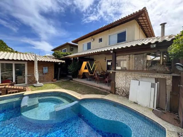 Casa / Sobrado em Condomínio para Venda em Salvador/BA Piatã 4 Quartos