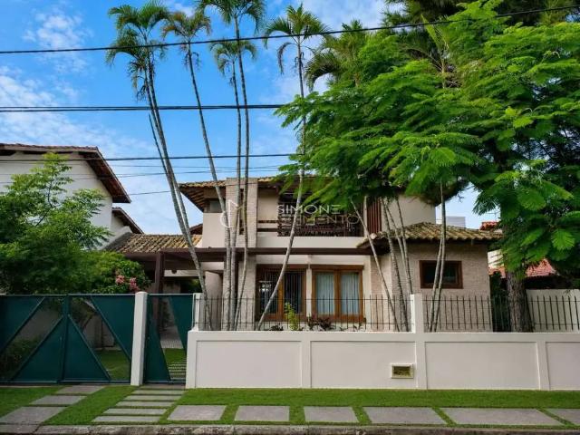 Casa / Sobrado em Condomínio para Venda em Salvador/BA Piatã 5 Quartos
