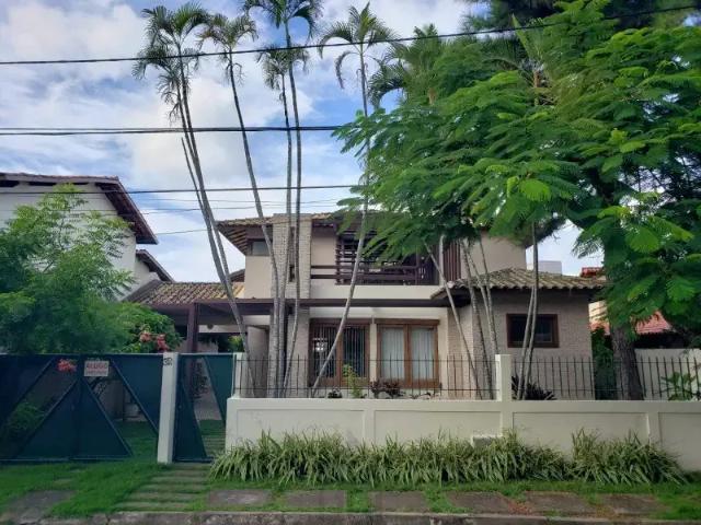Casa / Sobrado em Condomínio para Venda em Salvador/BA Piatã 5 Quartos