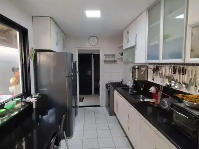 Casa / Sobrado em Condomínio para Venda em Salvador/BA Piatã 5 Quartos