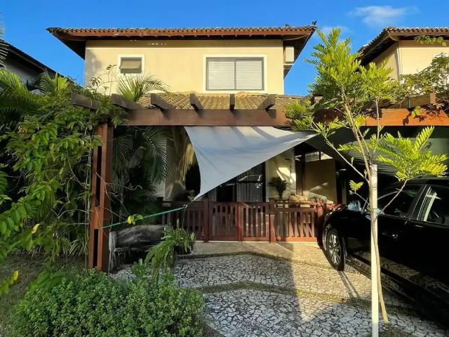 Casa / Sobrado em Condomínio para Venda em Salvador/BA Piatã 6 Quartos