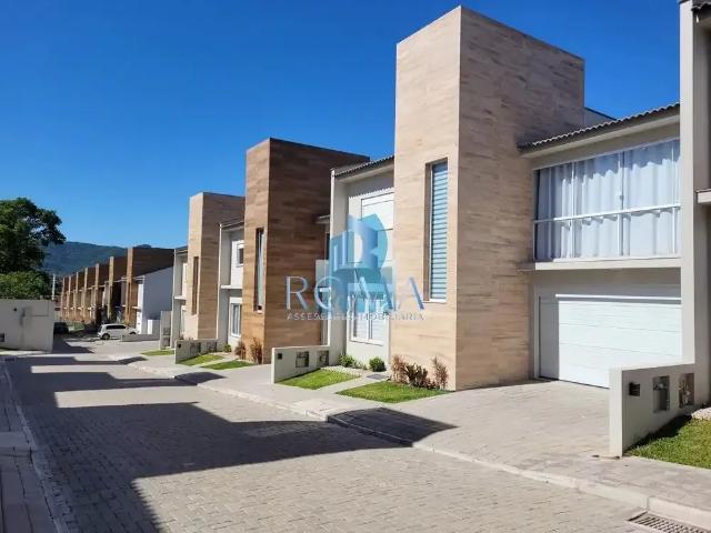 Casa / Sobrado em Condomínio para Venda em Santa Maria/RS Camobi 3 Quartos