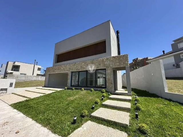 Casa / Sobrado em Condomínio para Venda em Santa Maria/RS Tomazetti 4 Quartos