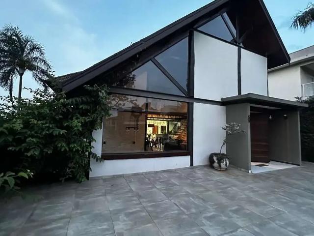Casa / Sobrado em Condomínio para Venda em Santana de Parnaíba/SP Tarumã 4 Quartos