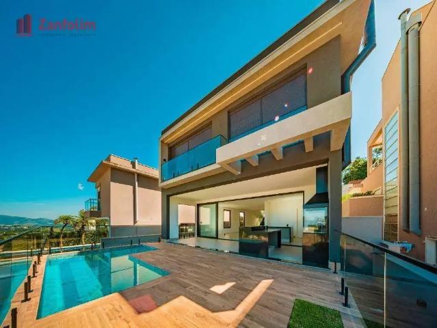 Casa / Sobrado em Condomínio para Venda em Santana de Parnaíba/SP Valville 4 Quartos