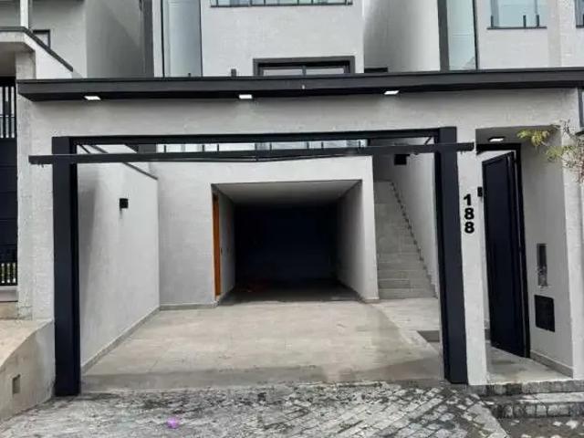 Casa / Sobrado em Condomínio para Venda em Santana de Parnaíba/SP Villas do Jaguari 3 Quartos