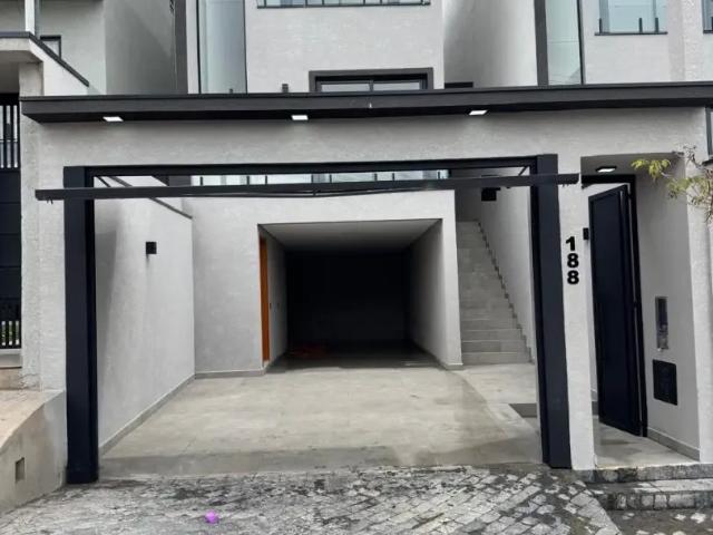Casa / Sobrado em Condomínio para Venda em Santana de Parnaíba/SP Villas do Jaguari 3 Quartos