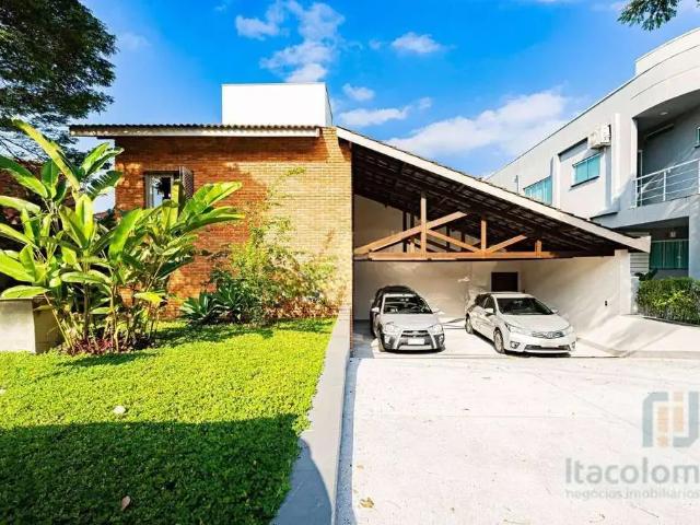 Casa / Sobrado em Condomínio para Venda em Santana de Parnaíba/SP Alphaville Residencial 10 4 Quartos
