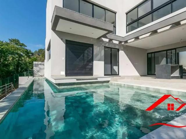 Casa / Sobrado em Condomínio para Venda em Santana de Parnaíba/SP Alphaville 3 Quartos