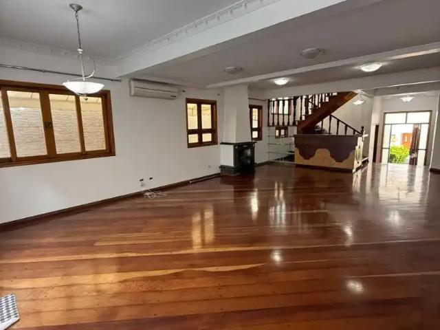 Casa / Sobrado em Condomínio para Venda em Santana de Parnaíba/SP Alphaville 4 Quartos