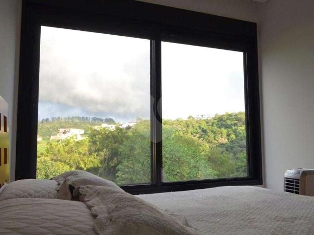 Casa / Sobrado em Condomínio para Venda em Santana de Parnaíba/SP Alphaville 4 Quartos