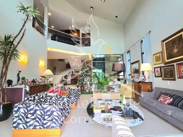 Casa / Sobrado em Condomínio para Venda em Santana de Parnaíba/SP Alphaville 4 Quartos