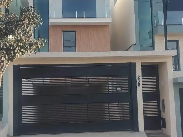 Casa / Sobrado em Condomínio para Venda em Santana de Parnaíba/SP Chácara Jaguari Fazendinha 3 Quartos