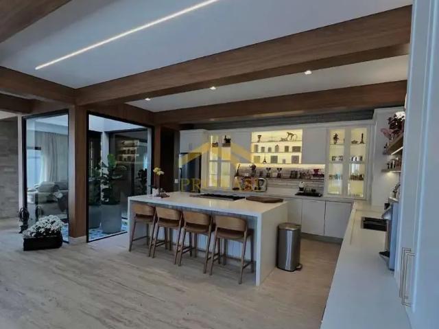 Casa / Sobrado em Condomínio para Venda em Santana de Parnaíba/SP Cidade Tamboré 4 Quartos