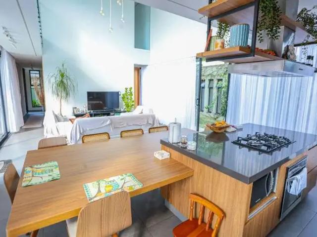 Casa / Sobrado em Condomínio para Venda em Santana de Parnaíba/SP Cidade Tamboré 4 Quartos