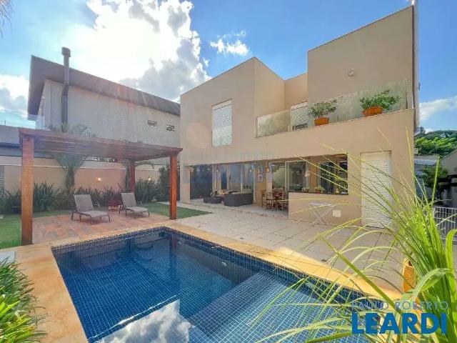 Casa / Sobrado em Condomínio para Venda em Santana de Parnaíba/SP Cidade Tamboré 4 Quartos