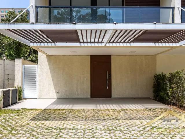 Casa / Sobrado em Condomínio para Venda em Santana de Parnaíba/SP Cidade Tamboré 3 Quartos