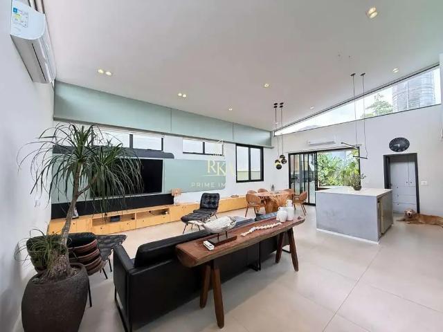 Casa / Sobrado em Condomínio para Venda em Santana de Parnaíba/SP Cidade Tamboré 3 Quartos