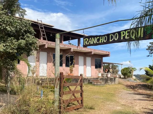 Casa / Sobrado em Condomínio para Venda em Santo Antônio do Descoberto/GO Área Rural de Santo Antônio do Descoberto 6 Quartos