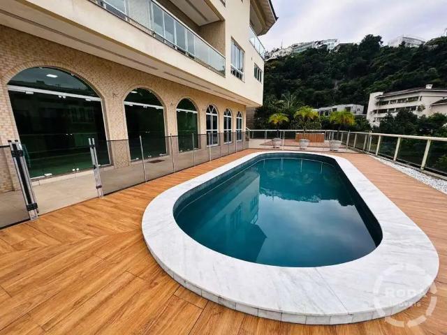 Casa / Sobrado em Condomínio para Venda em Santos/SP Marapé 5 Quartos