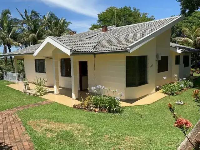 Casa / Sobrado em Condomínio para Venda em Sarandi/PR Parque Alvamar 4 Quartos