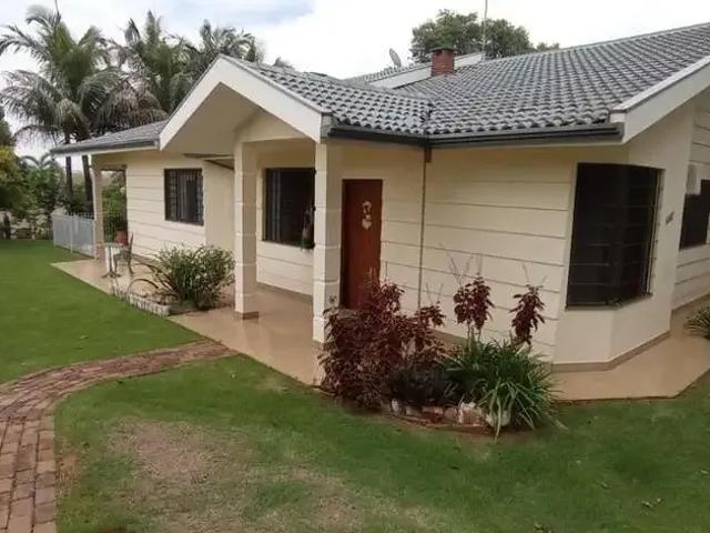Casa / Sobrado em Condomínio para Venda em Sarandi/PR Parque Alvamar 3 Quartos