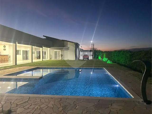 Casa / Sobrado em Condomínio para Venda em Sarapuí/SP Floresta 3 Quartos