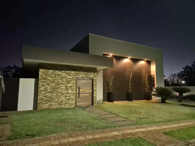 Casa / Sobrado em Condomínio para Venda em Senador Canedo/GO Condomínio Ecológico Mansões Morumbi 3 Quartos
