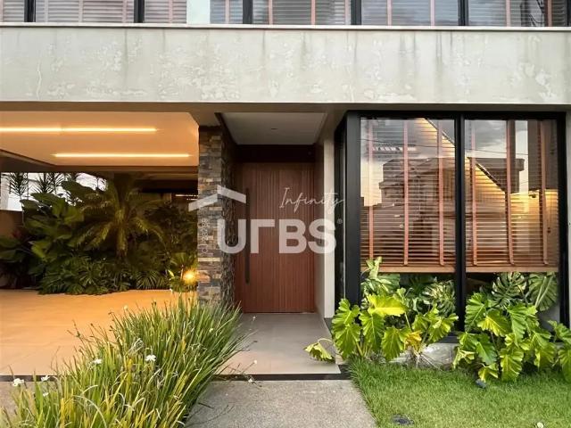 Casa / Sobrado em Condomínio para Venda em Senador Canedo/GO Jardins Capri 4 Quartos