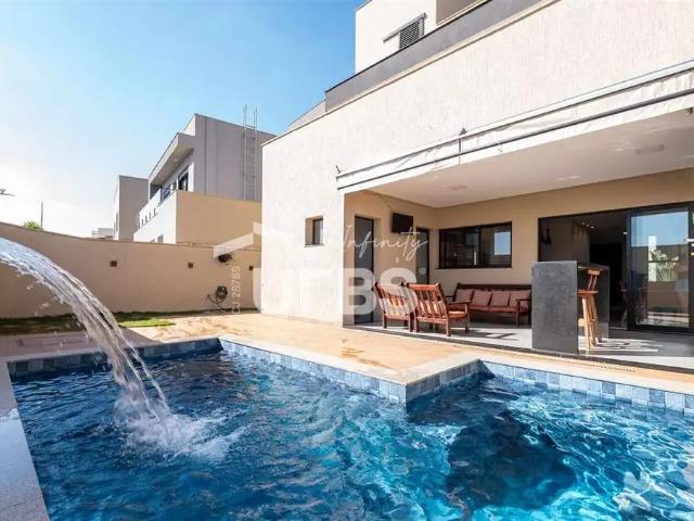 Casa / Sobrado em Condomínio para Venda em Senador Canedo/GO Jardins Capri 4 Quartos