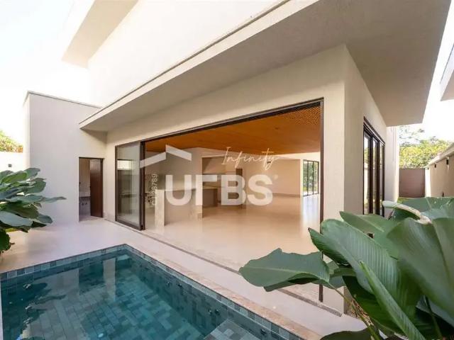 Casa / Sobrado em Condomínio para Venda em Senador Canedo/GO Jardins Capri 3 Quartos