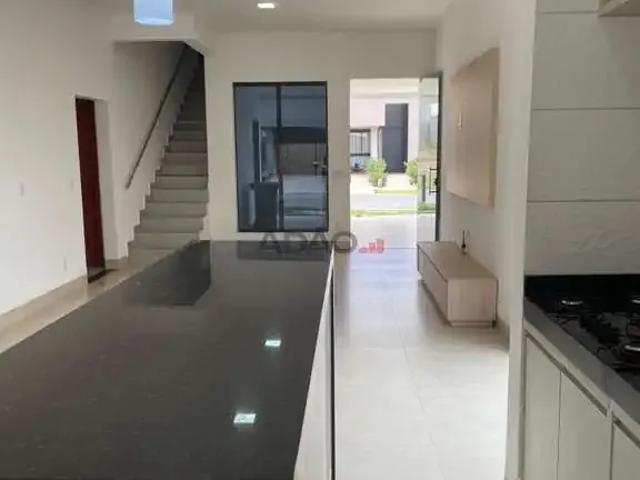 Casa / Sobrado em Condomínio para Venda em Senador Canedo/GO Jardins Capri 3 Quartos