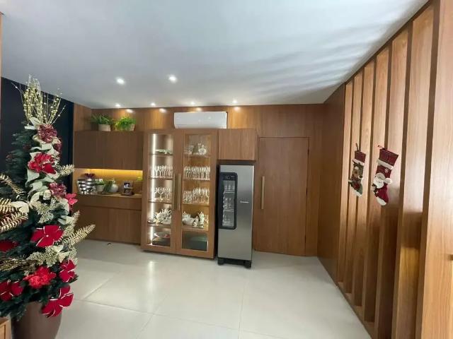 Casa / Sobrado em Condomínio para Venda em Senador Canedo/GO Jardins Capri 3 Quartos