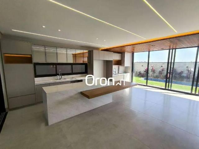 Casa / Sobrado em Condomínio para Venda em Senador Canedo/GO Jardins Porto 4 Quartos
