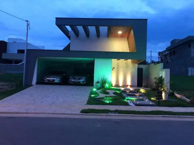 Casa / Sobrado em Condomínio para Venda em Senador Canedo/GO Setor Central 4 Quartos