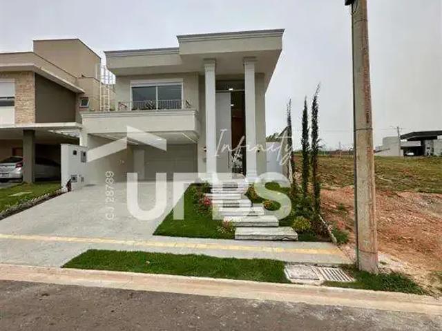 Casa / Sobrado em Condomínio para Venda em Senador Canedo/GO Setor Central 4 Quartos